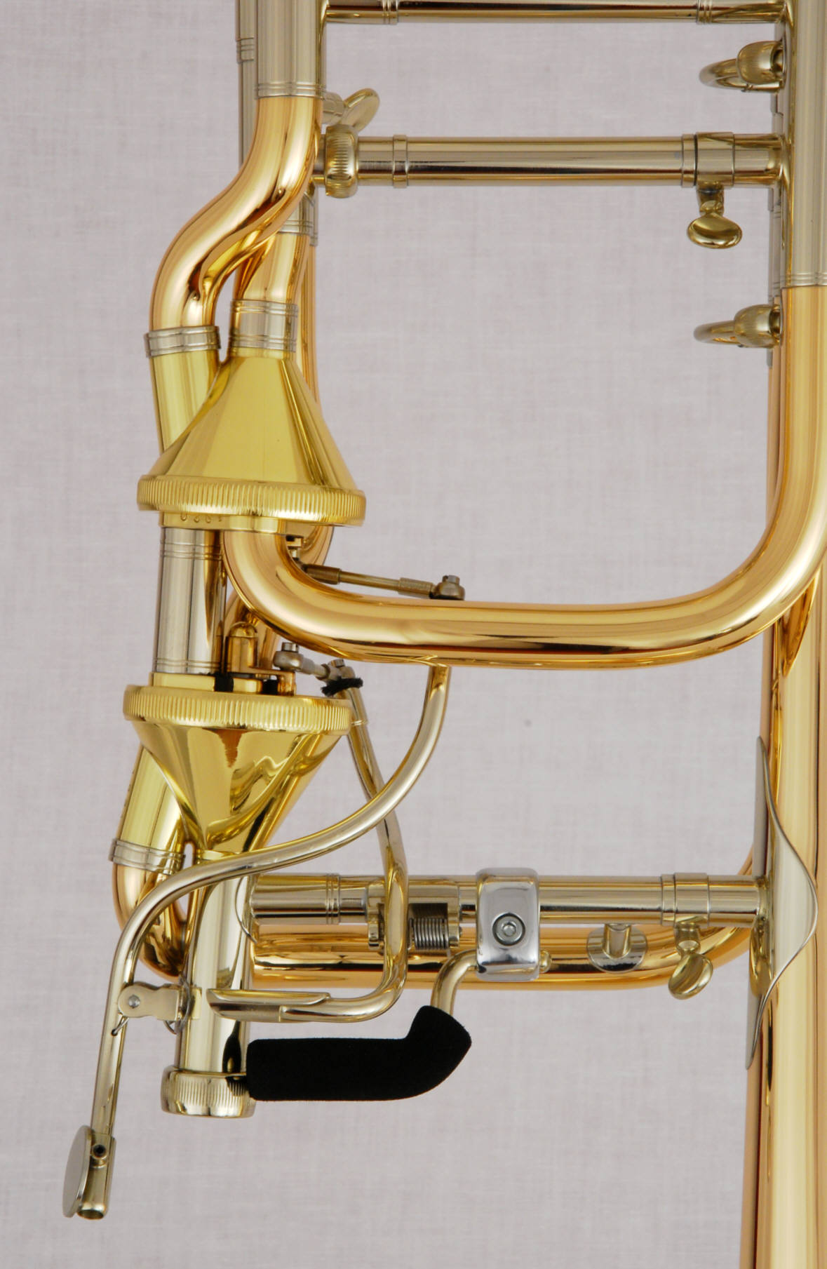 E-bass trombone with F- and D/Db-attachment, axial-valves